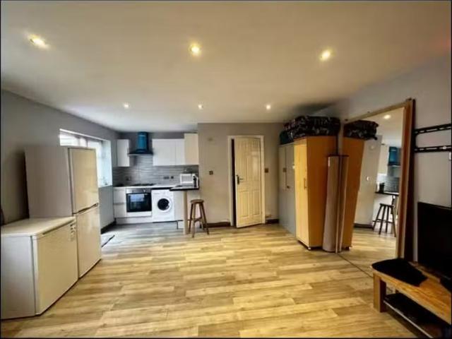 Studio flat for rent in Green Lane Ilford IG3 9TD, IG3
