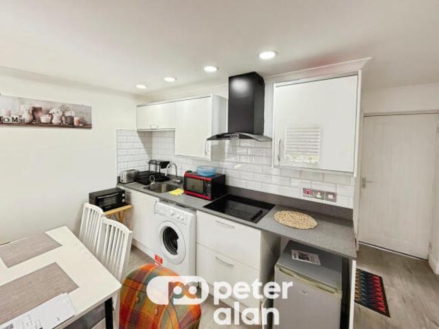 Studio flat for rent in Gwynant Crescent, CF23