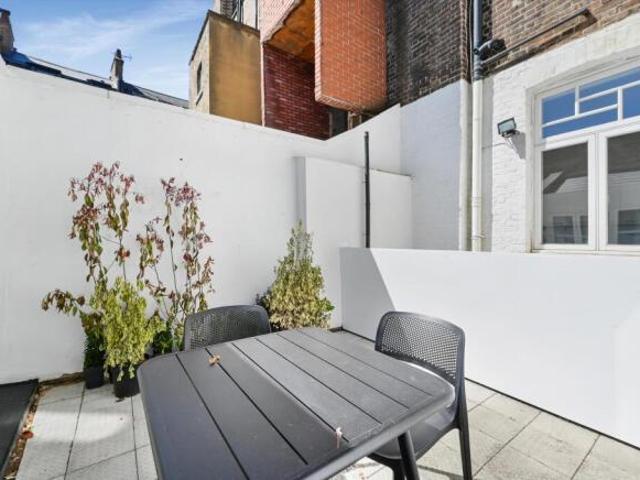 Studio flat for rent in Guilford Street, London WC1N