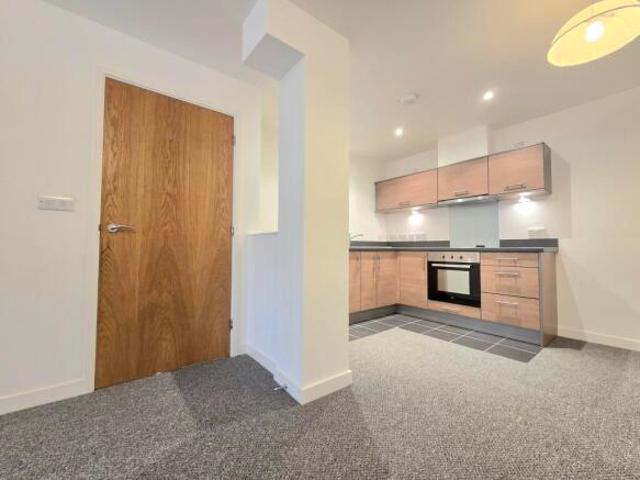 Studio flat for rent in Hamburg House, Cross Street, PO1