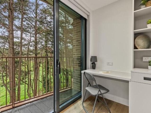 Studio flat for rent in Hanger Lane, London, W5