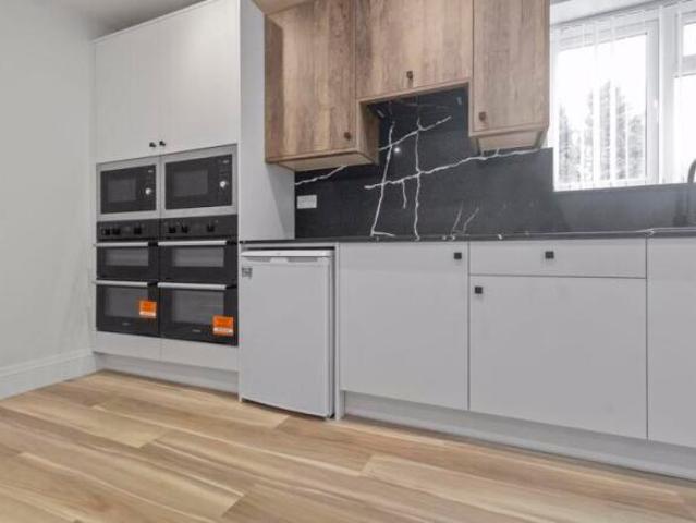 Studio flat for rent in Hanmer Road, next to St Thomas Church, Milton Keynes, MK6