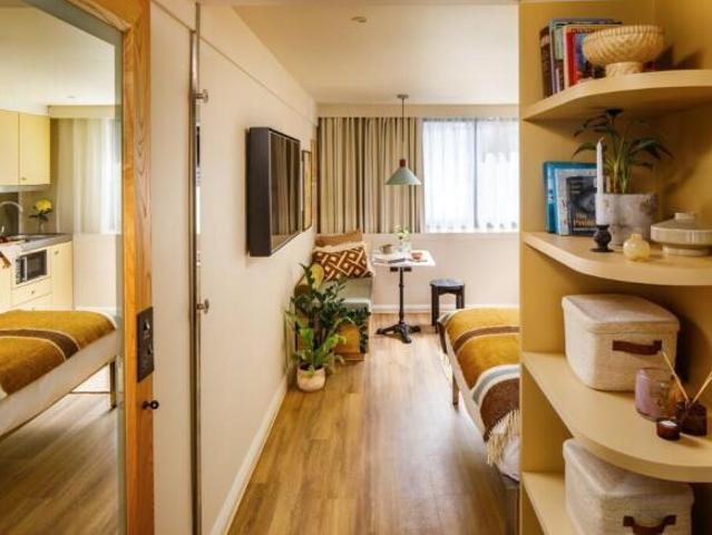 Studio flat for rent in Hackney Road, London, E2