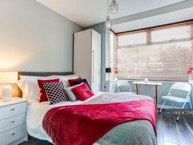 Studio flat for rent in Hartington Road, Brighton, BN2