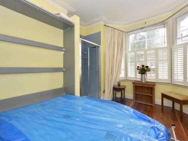 Studio flat for rent in Harbord Street, Fulham, London, SW6