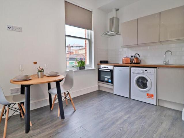 Studio flat for rent in Harpur Street, Bedford, MK40