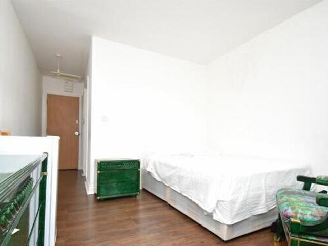 Studio Flat For Rent In Harrin, London