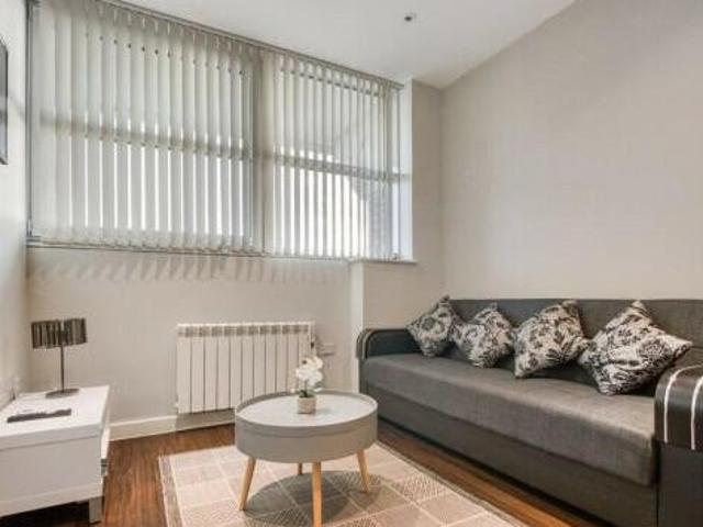 Studio Flat For Rent In Hayes, Greater London
