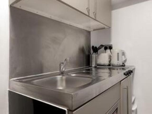 Studio flat for rent in Hazel Court, London, W2