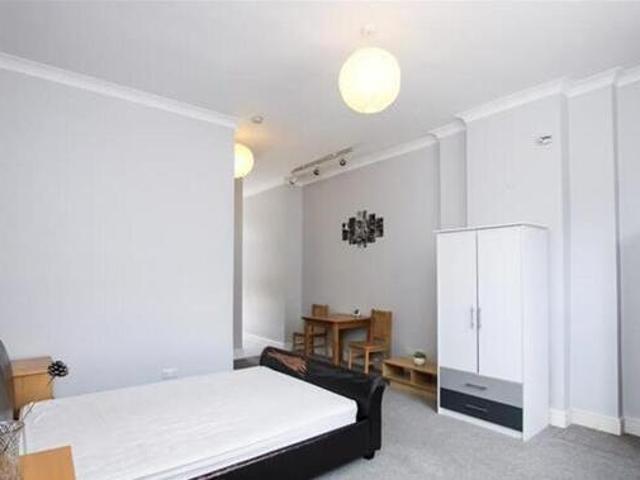 Studio Flat For Rent In Hendon