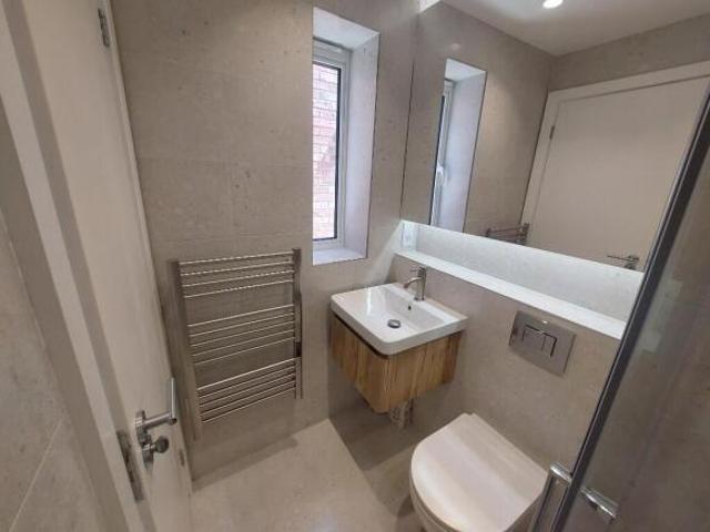 Studio flat for rent in Heath Road, London, TW1