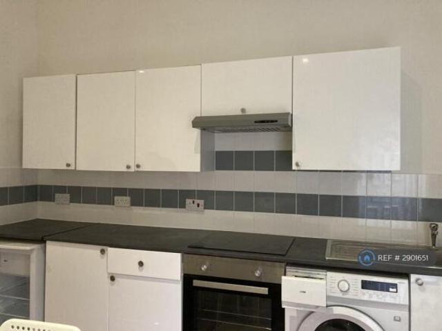 Studio flat for rent in Herne Hill, London, SE24