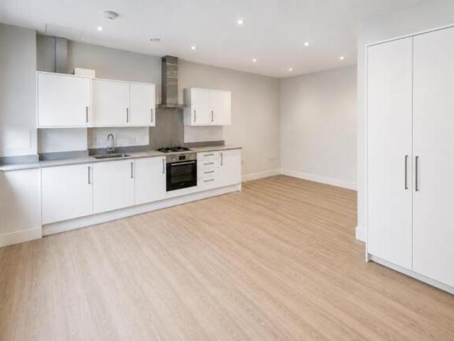 Studio flat for rent in Heron Drive, Slough, SL3 8FA, SL3