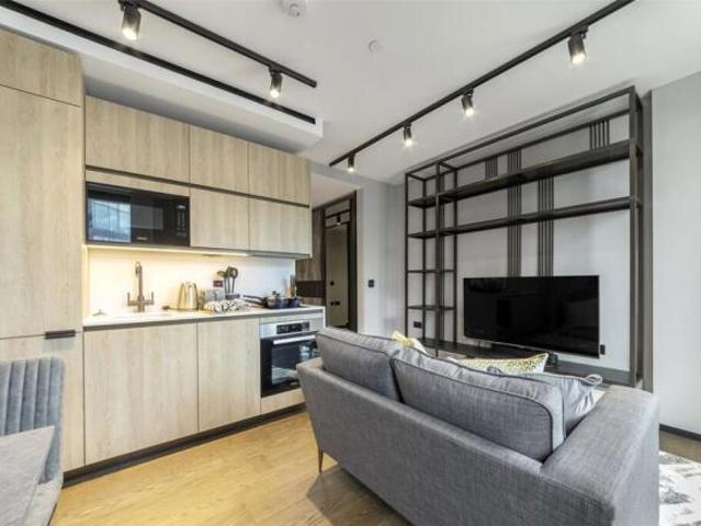 Studio flat for rent in Hewett Street, Shoreditch, EC2A