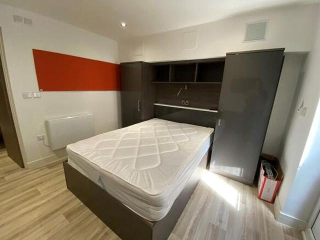 Studio flat for rent in High Road, SO16