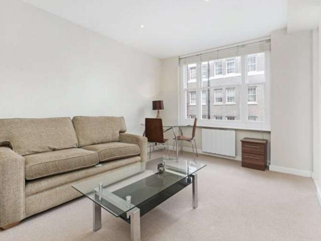 Studio flat for rent in Hill Street, London, W1J