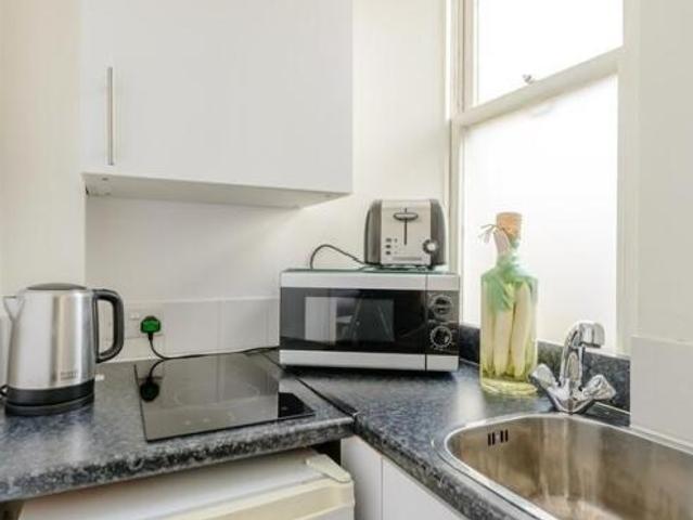 Studio flat for rent in Hill Street, Mayfair, London W1, W1J