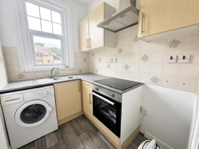 Studio flat for rent in Hobart Court, Surrey Road, Bournemouth, Christchurch Poole, BH2