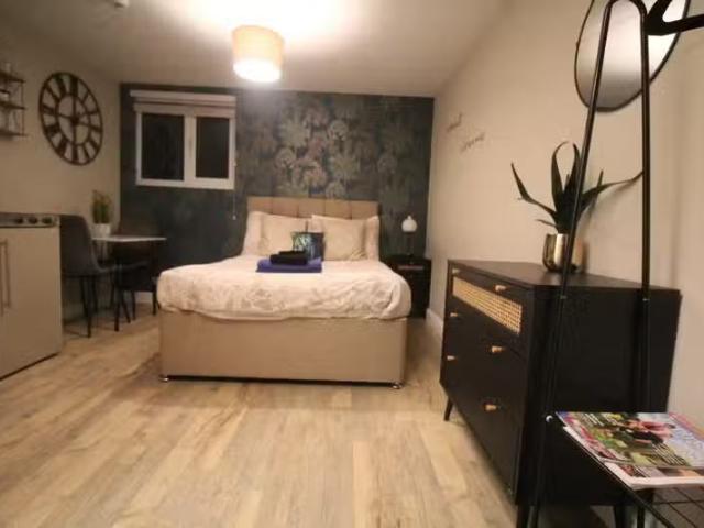 Studio flat for rent in Holyhead Road, Coventry, West Midlands.