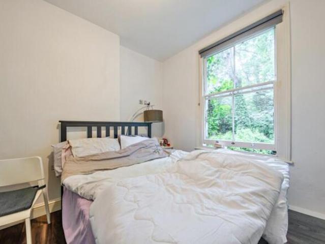 Studio flat for rent in Holland Road, West Kensington, London, W14