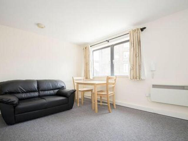 Studio Flat For Rent In Holloway, London