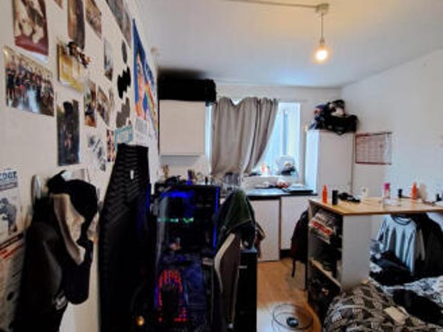 Studio flat for rent in Holloway Road, Holloway, London, N7