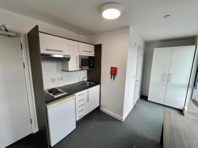 Studio flat for rent in Howard Lane, Sheffield, S1