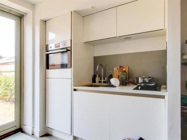 Studio flat for rent in Humberstone Road, Cambridge, CB4