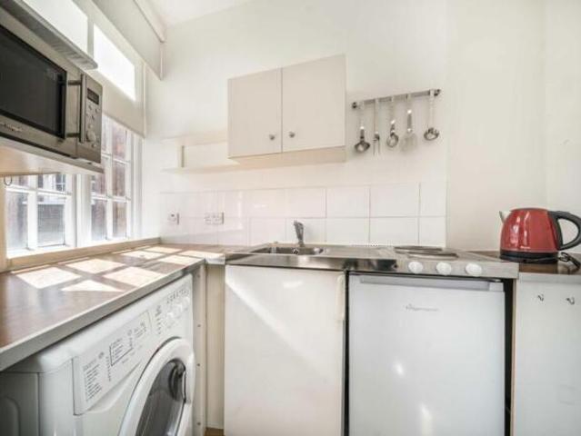Studio flat for rent in Hunter Street, Jenner House, WC1N