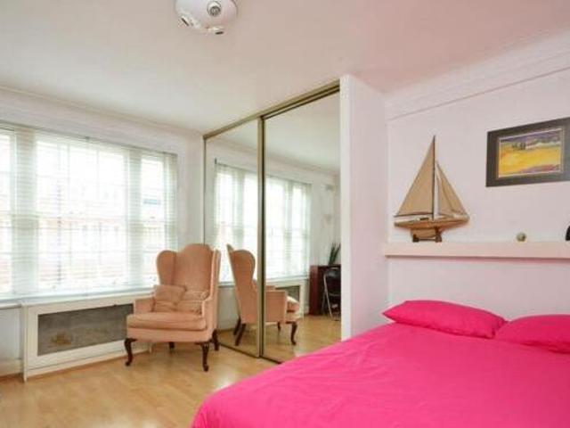 Studio Flat For Rent In Hyde Park Estate, London