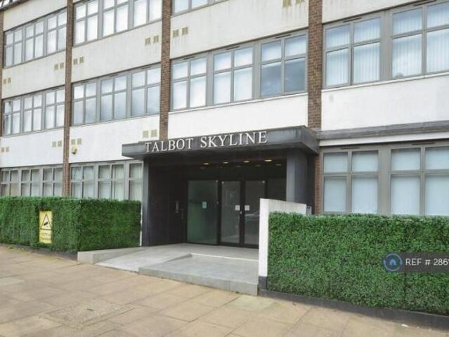 Studio flat for rent in Imperial Drive, Harrow, HA2