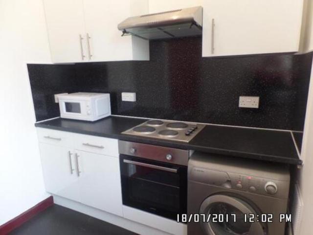Studio flat for rent in Inverness Place, Roath, CF24