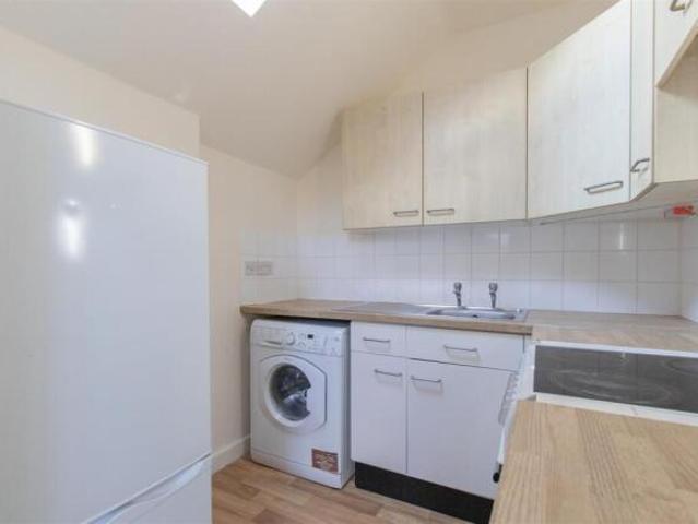 Studio flat for rent in Irving House, Cheltenham, GL52