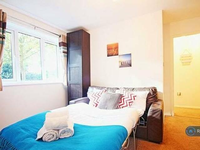 Studio flat for rent in Jack Clow Road London E15