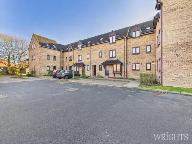 Studio flat for rent in Jasmine Gardens, Hatfield, AL10