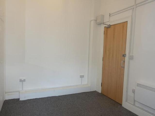 Studio flat for rent in Jevington Gardens, Eastbourne, BN21
