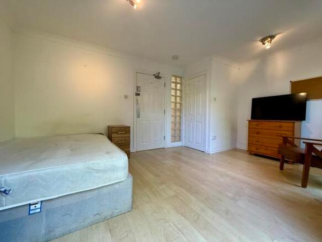 Studio flat for rent in John Street, Southampton, City Of Southampton, SO14