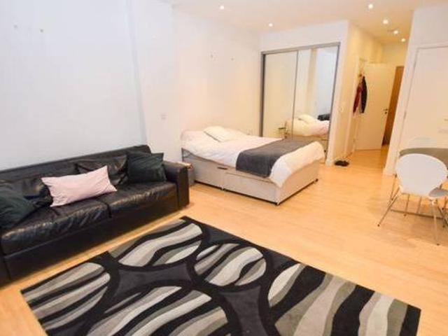Studio flat for rent in Joiner Street Manchester M4