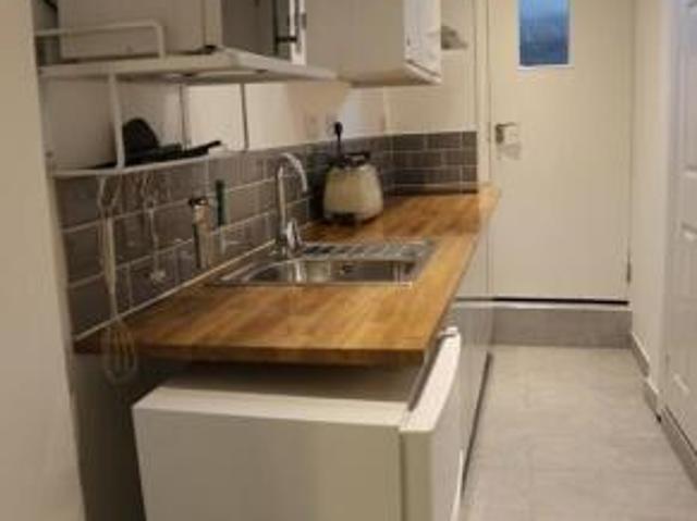 Studio flat for rent in Kentish Town, London, NW5