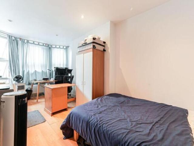 Studio flat for rent in KENSINGTON, High Street Kensington, London, W8