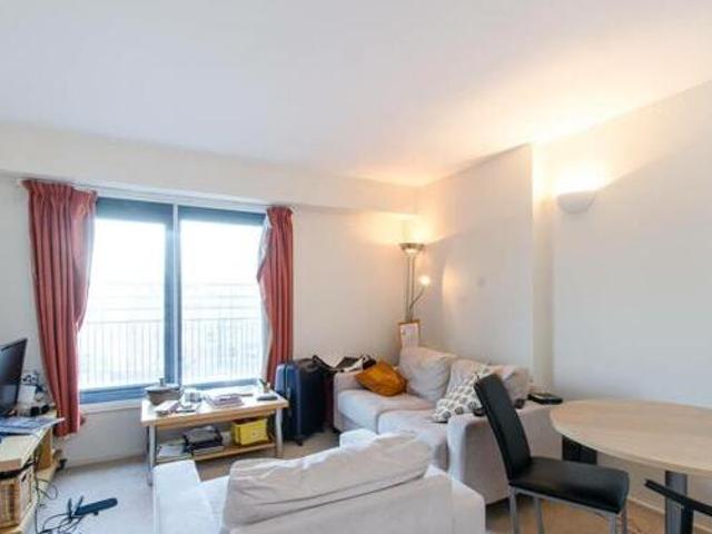 Studio Flat For Rent In Kensington, London