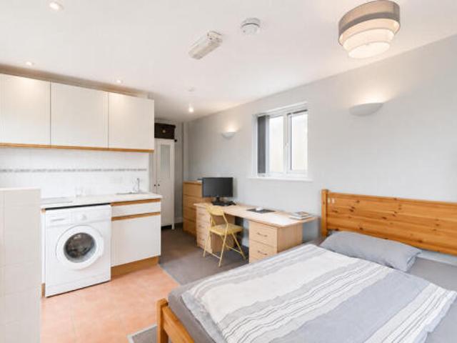 Studio flat for rent in Kelburne Road, Cowley, OX4