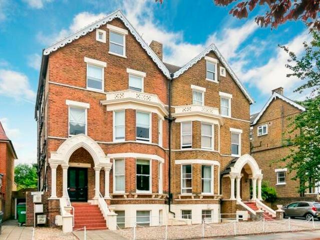 Studio flat for rent in Kew Gardens Road, Kew, Richmond, Surrey TW9