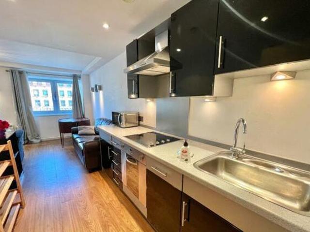 Studio Flat For Rent In King Charles Street