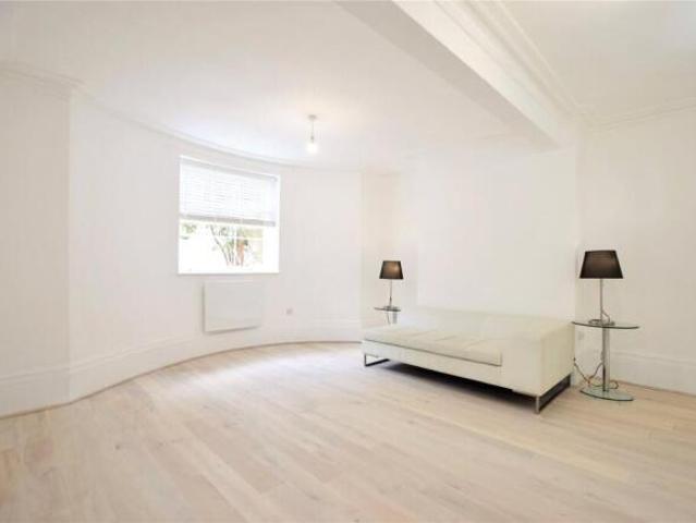 Studio flat for rent in Kings Road, Reading, Berkshire, RG1