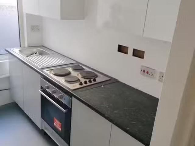 Studio flat for rent in Kingsland Road, London, E8