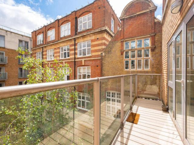 Studio flat for rent in Kingsway Square, Battersea, London, SW11