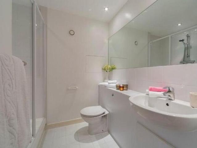 Studio flat for rent in Kilburn High Road NW6
