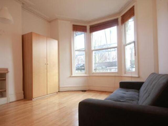 Studio Flat For Rent In Kilburn