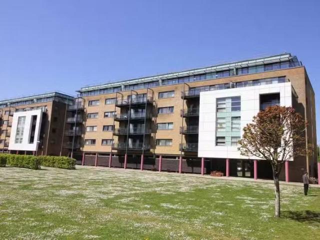 Studio flat for rent in Kilcredaun House, Ferry Court, Cardiff.
